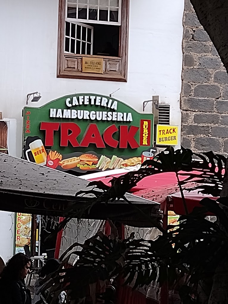 CAFETERÍA BURGER TRACK | Cafezota